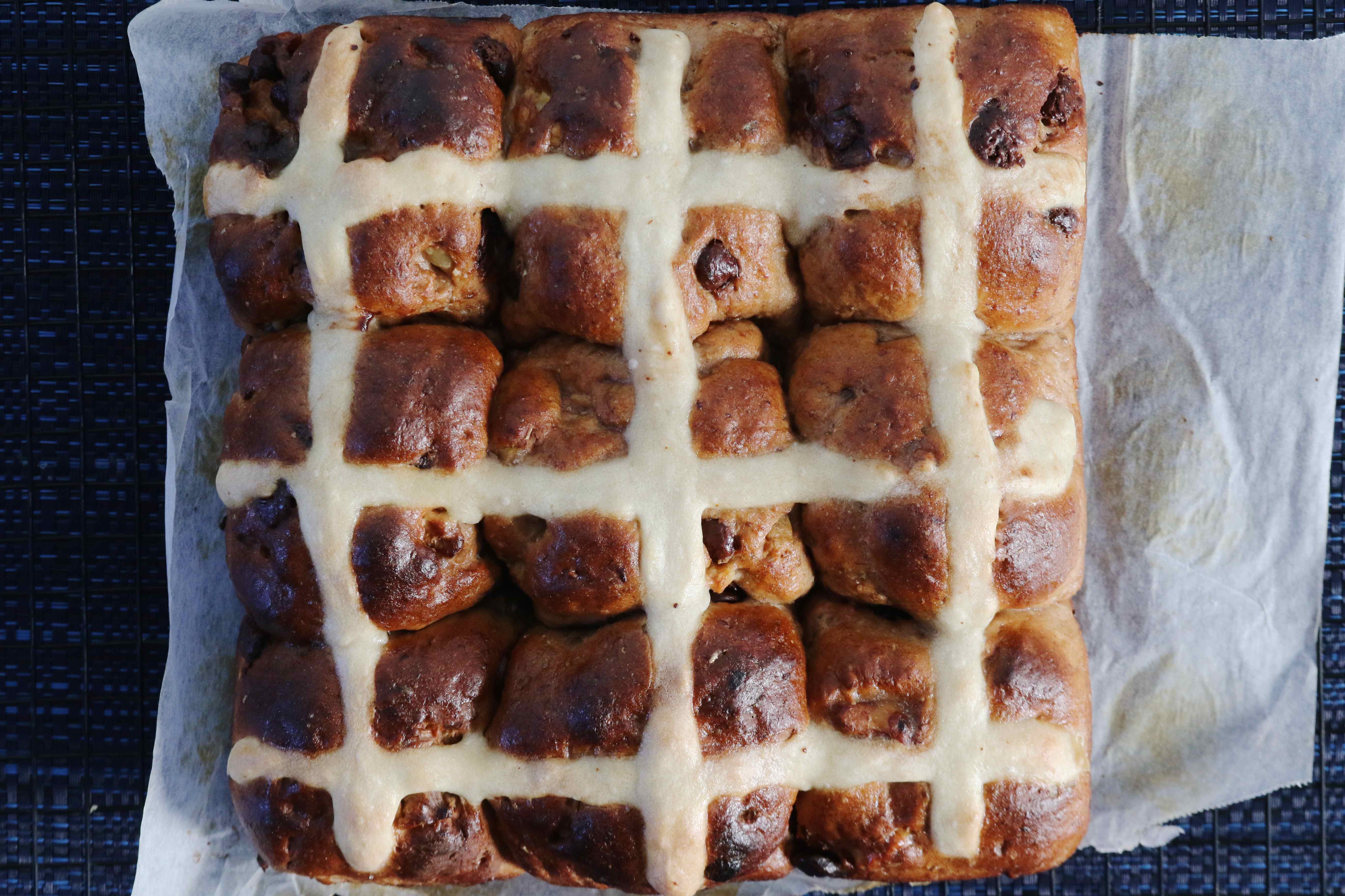 Banana hot cross buns | Table for Ting